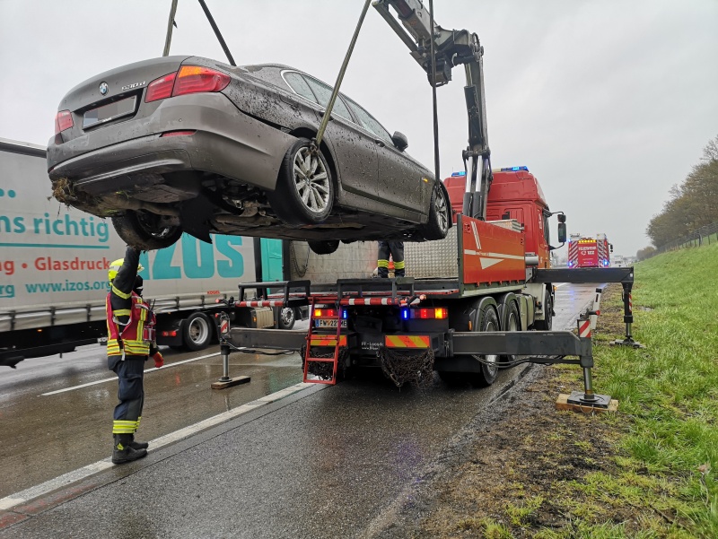 PKW Bergung auf der A1 - Marktgemeinde Loosdorf - Bildergalerie