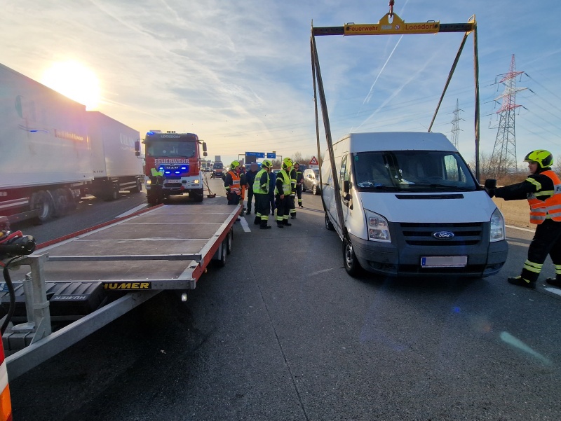 Zwei Verkehrsunfälle auf der A1 - Marktgemeinde Loosdorf - Bildergalerie
