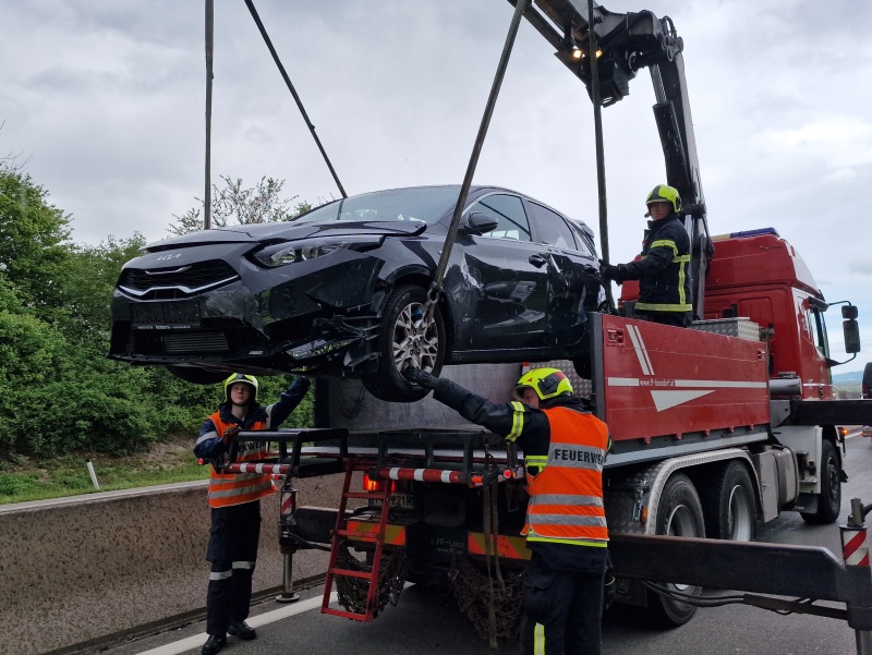 PKW Bergungen auf der A1 - Marktgemeinde Loosdorf - Bildergalerie